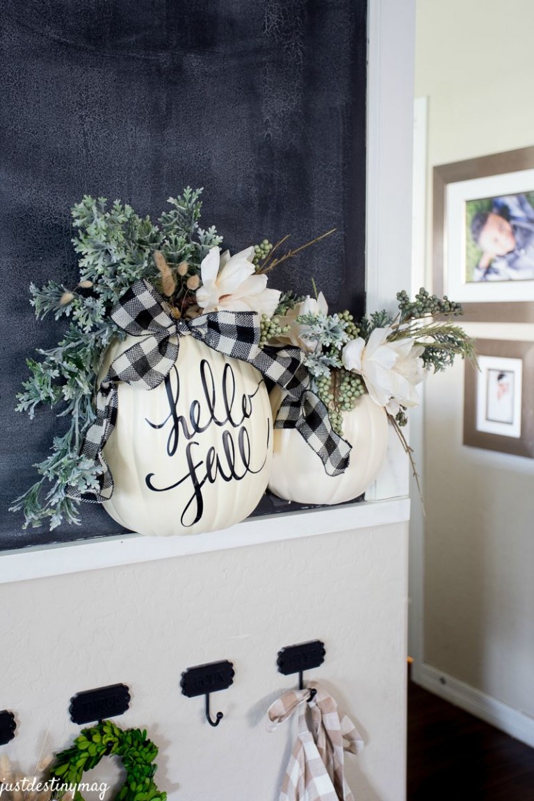 DIY Pumpkin Ideas:Learn How To Make this Simple Wall Pumpkin