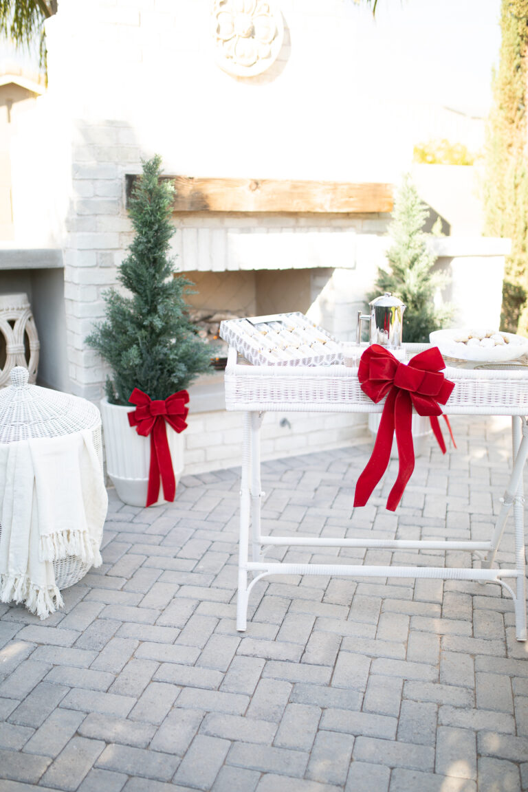 5 Thoughtful Backyard Gifts Ideas for Refined Outdoor Entertaining