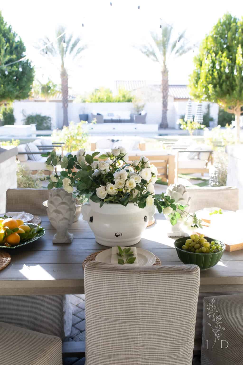 Outdoor Table Decor for a Beautiful Spring Table