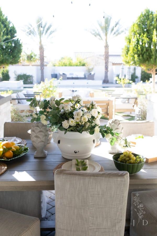 Outdoor Table Decor for a Beautiful Spring Table