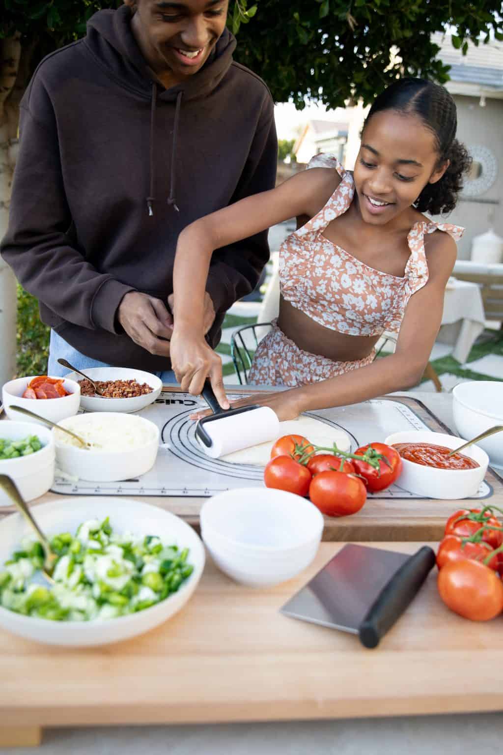 How to Plan an Outdoor DIY Pizza Night - Plus 5 Time Saving Tips