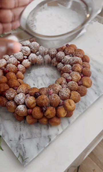 How to Make a Christmas Wreath with Donut Holes